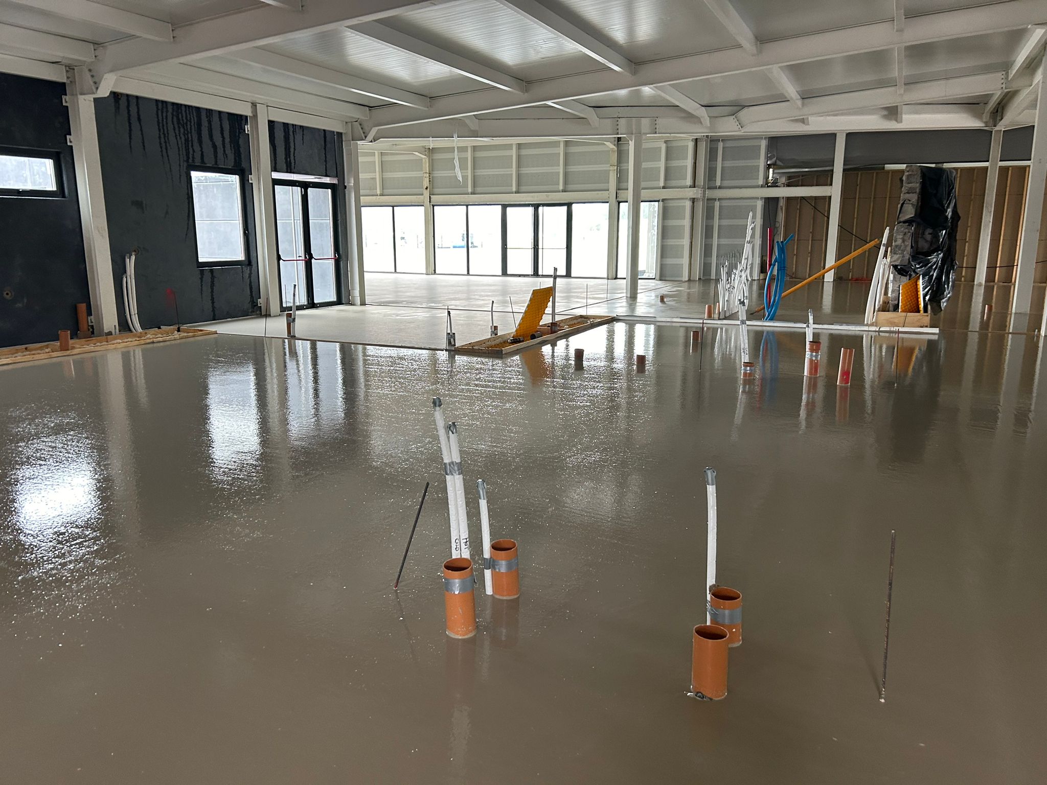Fast Floor Screed 900 m2 over UFH | Mullingar Rugby Club for Murtagh ...